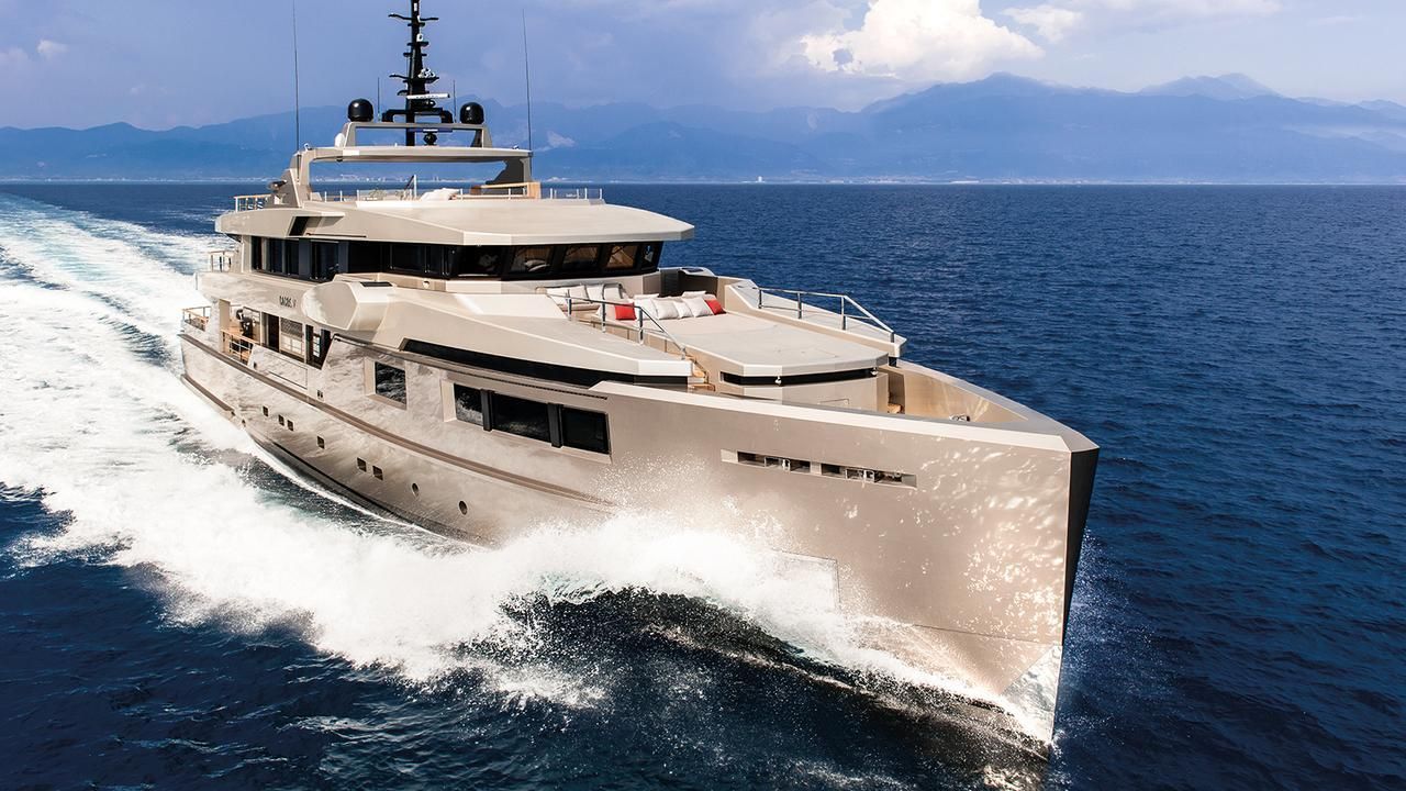 Maverick yacht (Admiral - The Italian Sea Group, 40m, 2013)